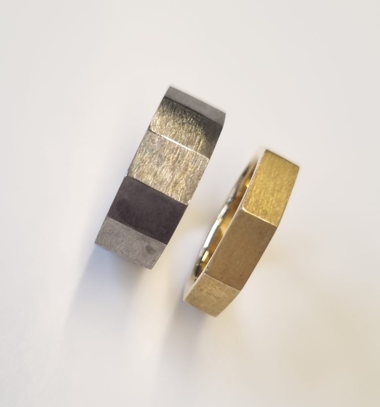 Beach Trouwringen - Facet Design