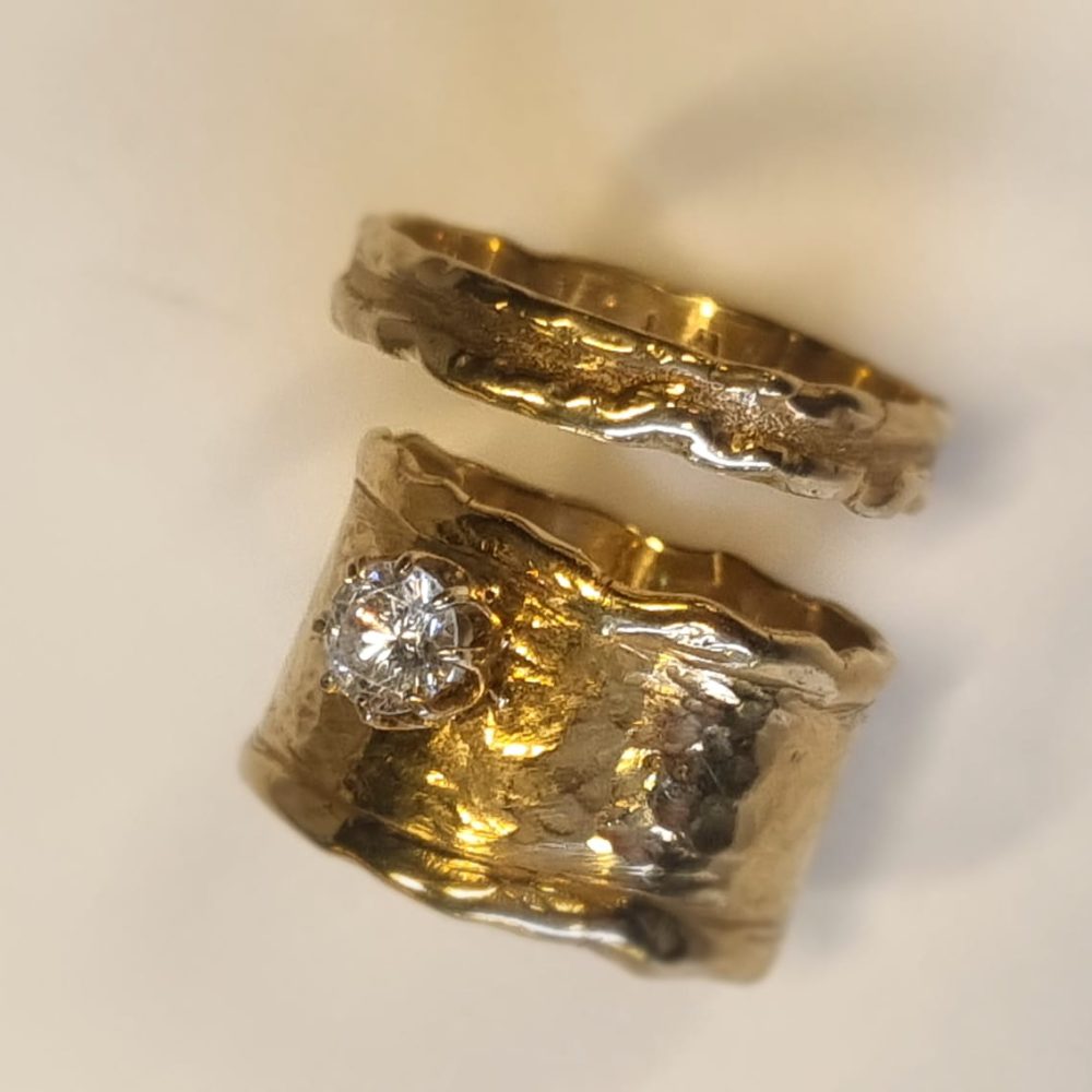 Beach Trouwringen - Facet Design